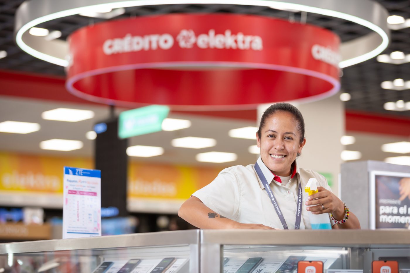 Fotografía Corporativa / Elektra y Banco Azteca - Teran Studios